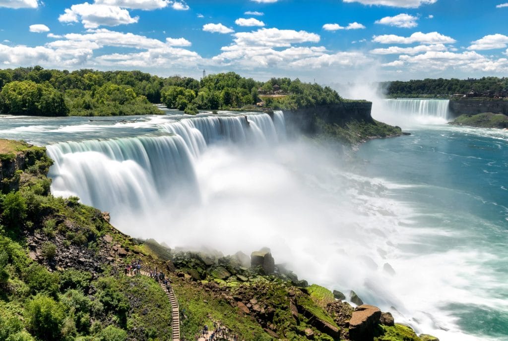 How to Prepare for Niagara Falls Tour Canada on a Limo